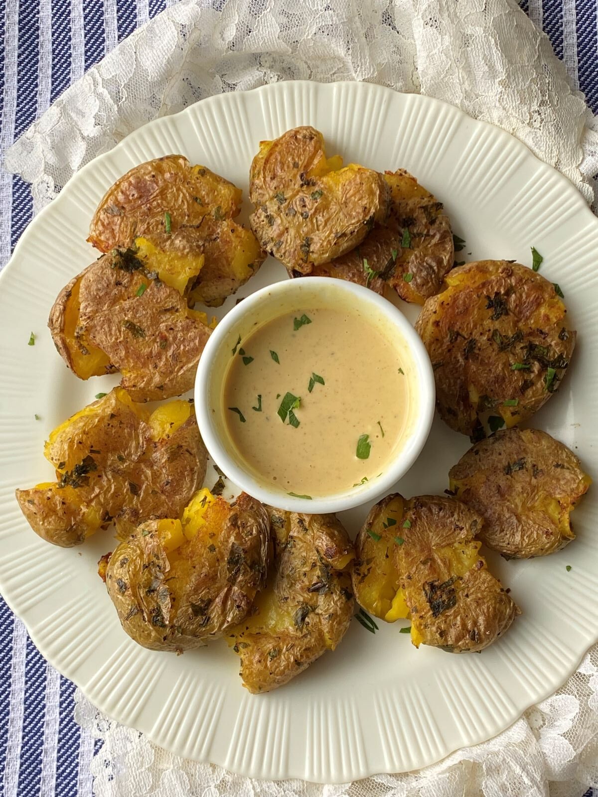 Honey Mustard Smashed Potatoes - frontporchlifemagazine.com
