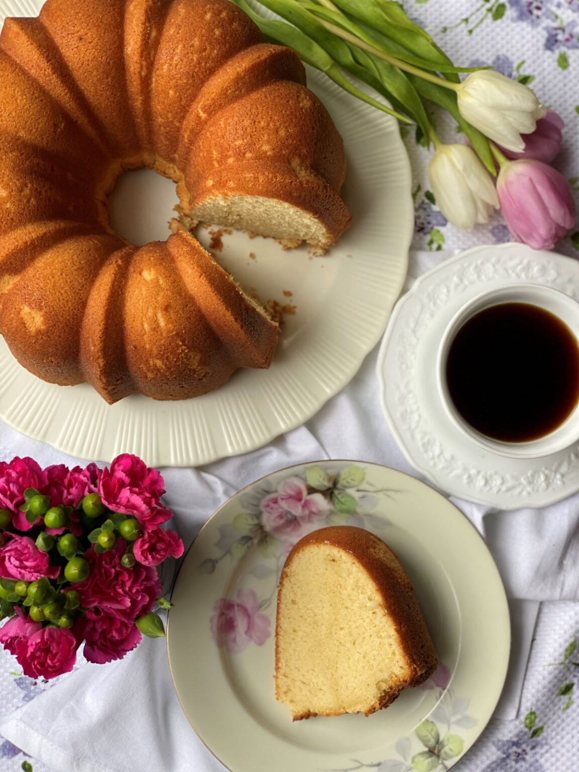 Five Flavor Pound Cake - frontporchlifemagazine.com