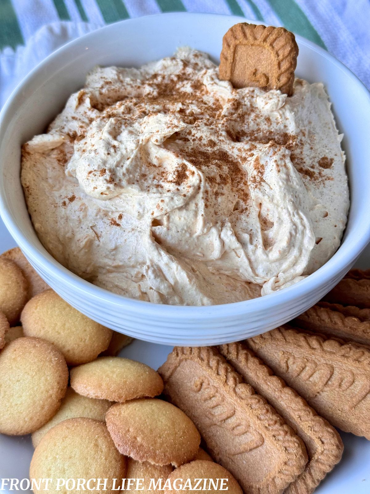 Pumpkin Pie Dip - frontporchlifemagazine.com